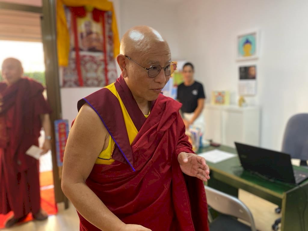 Visita El Campello el lama tibetano Jhado Tulku Rimpoché, que bendice ...