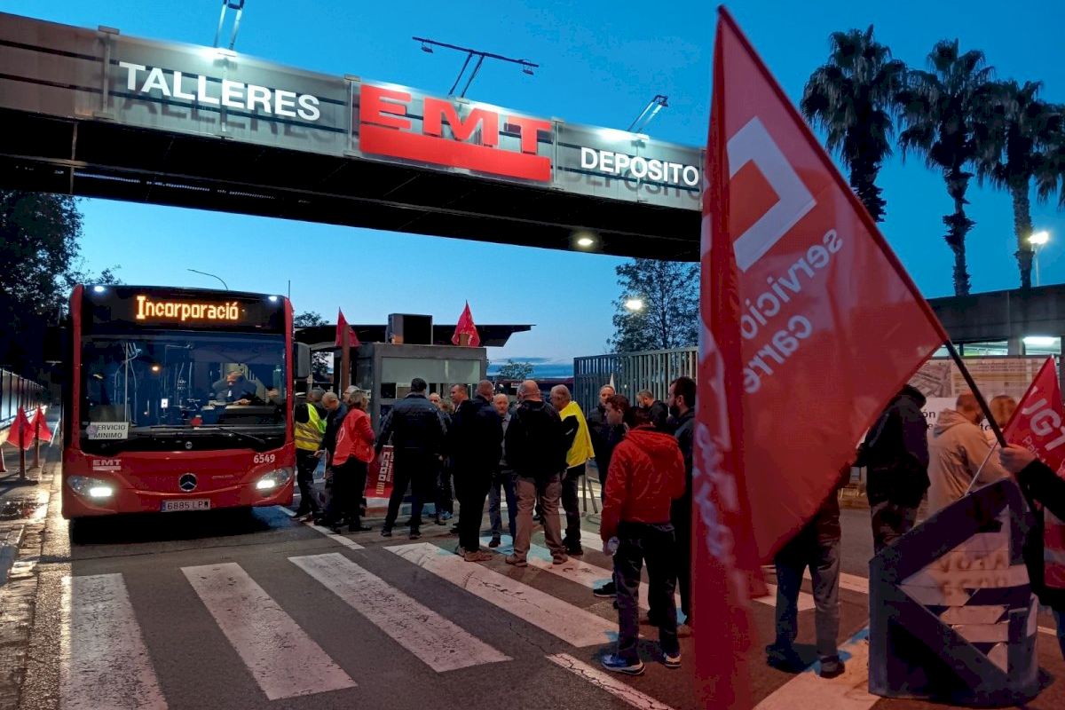 Caos en Valencia por la huelga general de transporte que afecta a EMT y ...